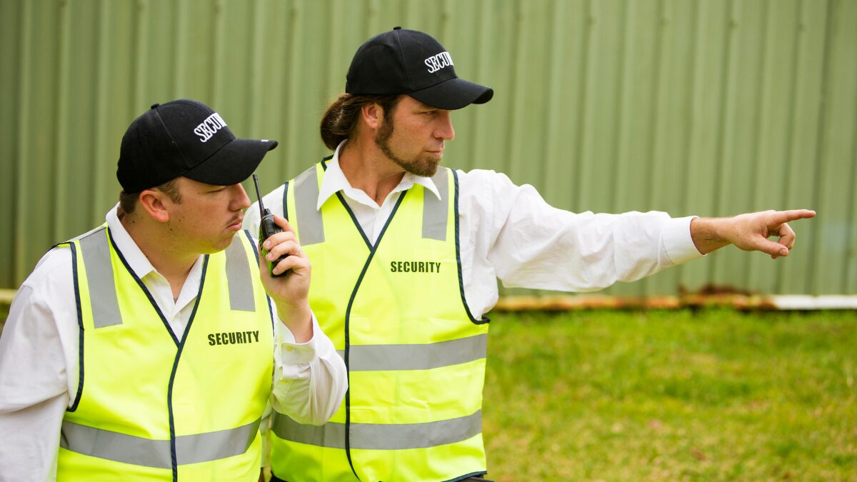 警備業界・立哨警備における疲労軽減と職場改善のヒント - 立ち仕事のミカタ